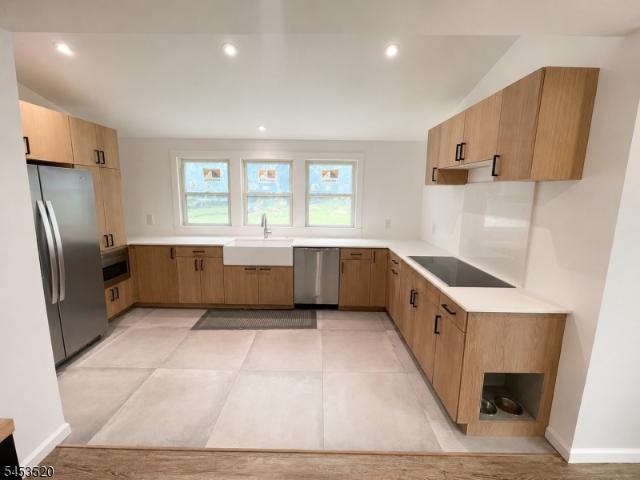 9 Frederick Pl