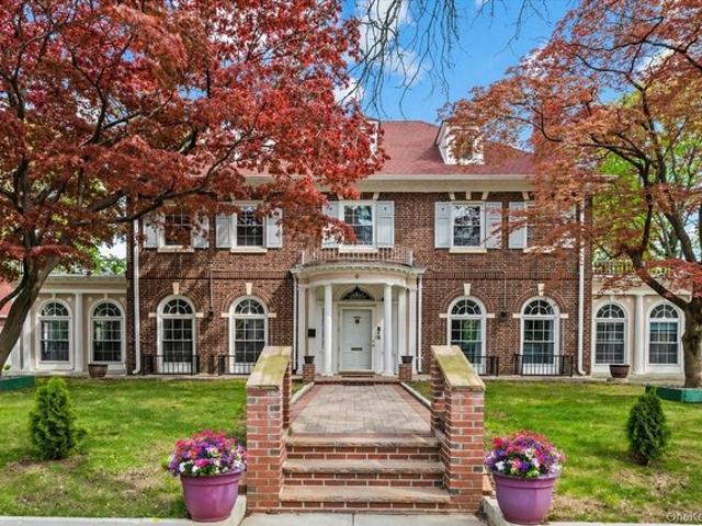 9 Frederick Pl, Mount Vernon, NY 10552