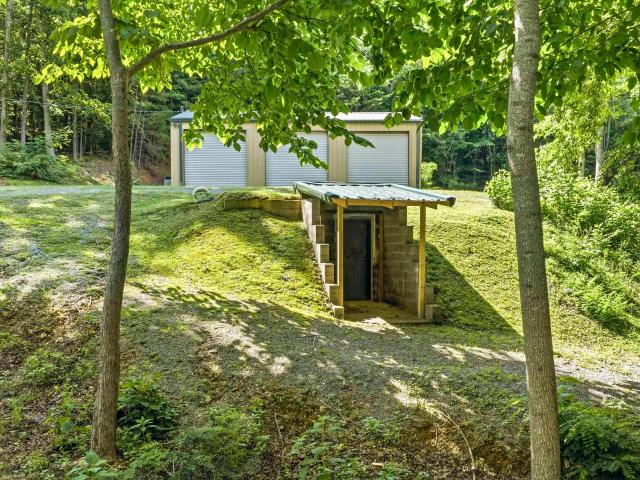 9 Gault Avenue S