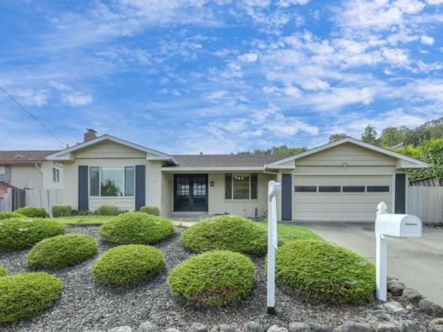 9 Germaine Pl, Novato, CA 94949