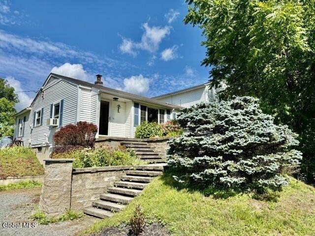 9 Grandview Dr, Poestenkill, NY 12140