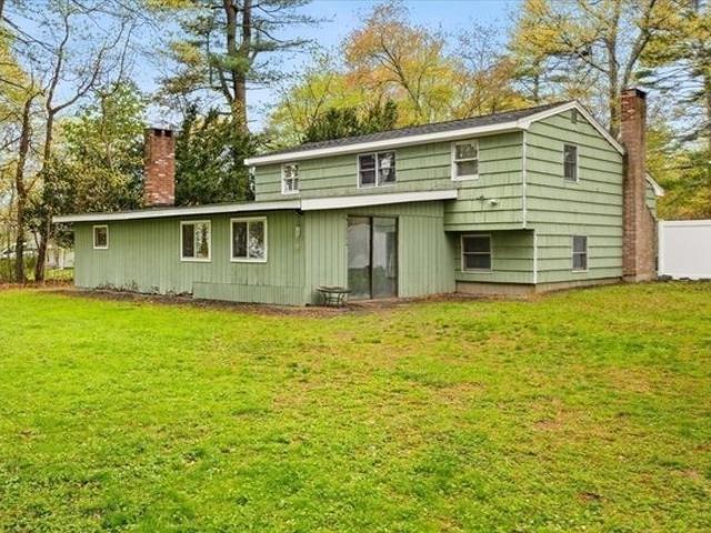 9 Green St, Foxboro, MA 02035