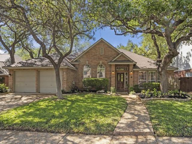 9 Grogans Mill Dr, San Antonio, TX 78248