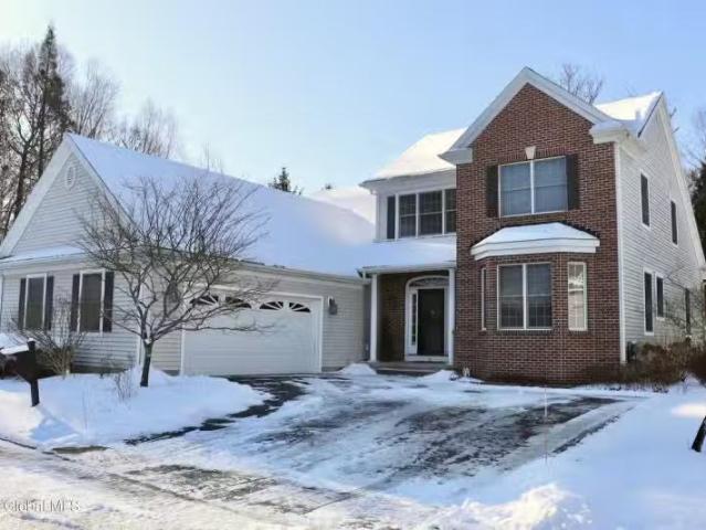 9 Hughes Cmn, Bethlehem, NY 12159