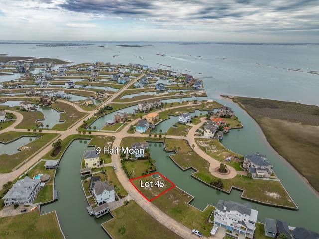 9 Half Moon, Hitchcock, TX 77563 | MLS #63941 | Compass