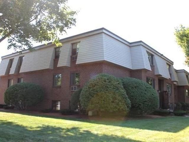 9 Hallmark Gdns, Unit 6, Burlington, MA 01803 | MLS #73467 | Compass