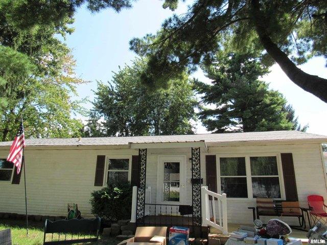9 Harmony Dr, Jacksonville, IL 62650