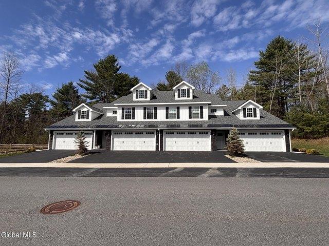 9 Hawthorne Dr Unit B, Glenville, NY 12302