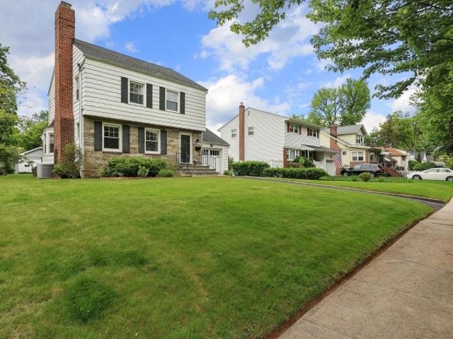 9 Hawthorne St
