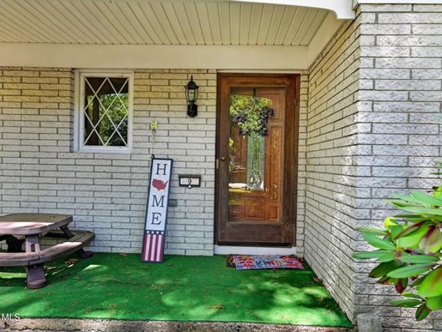 9 Hearthside Dr, Ballston Lake, NY 12019
