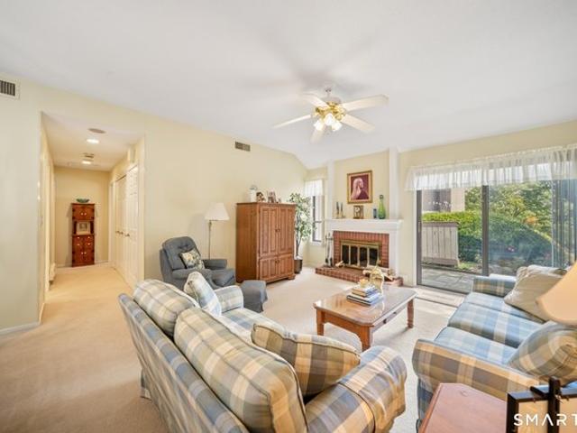 9 Heritage Cir Unit A, Southbury, CT 06488