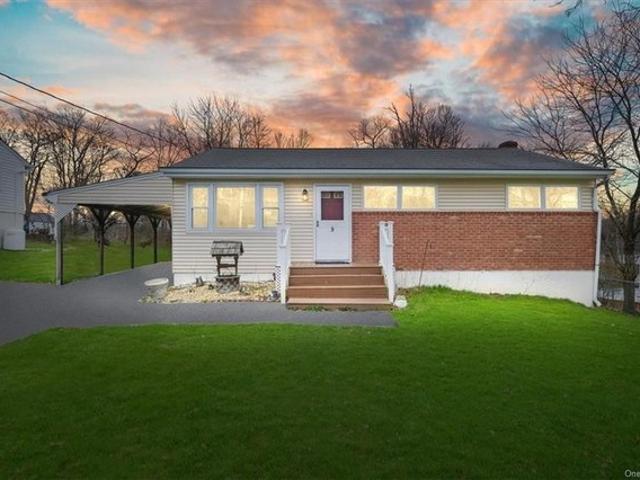 9 Hillside Ter, Monroe, NY 10950
