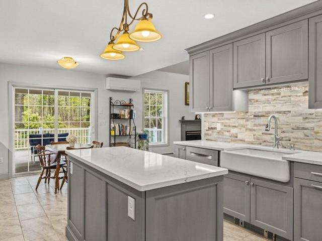 9 Homestead Ln, Brentwood, NH 03833