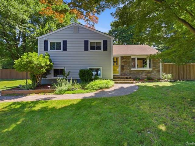 9 Homestead Ln, New City, NY 10956