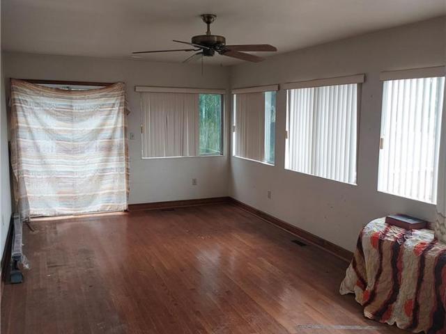9 Julian PL