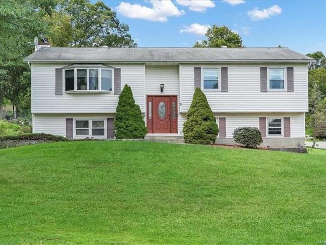 9 Jackson St, Highland Mills, NY 10930
