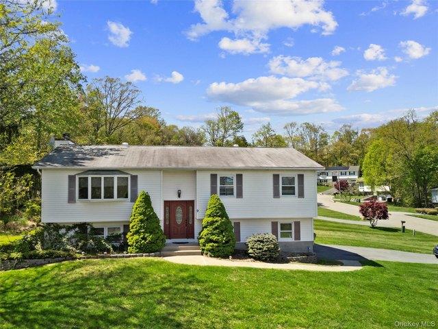 9 Jackson St, Highland Mills, NY 10930