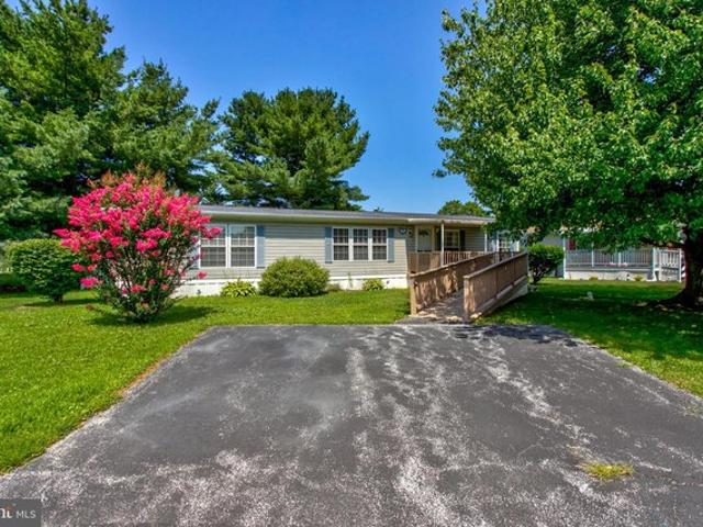 9 Jordan Dr, Ronks, PA 17572