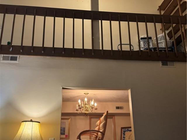 9 Kenilworth DR