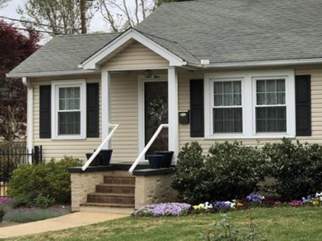 9 Kenwood Ln, Greenville, SC 29609