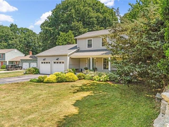 9 Kiki Cir, Cranston, RI 02921