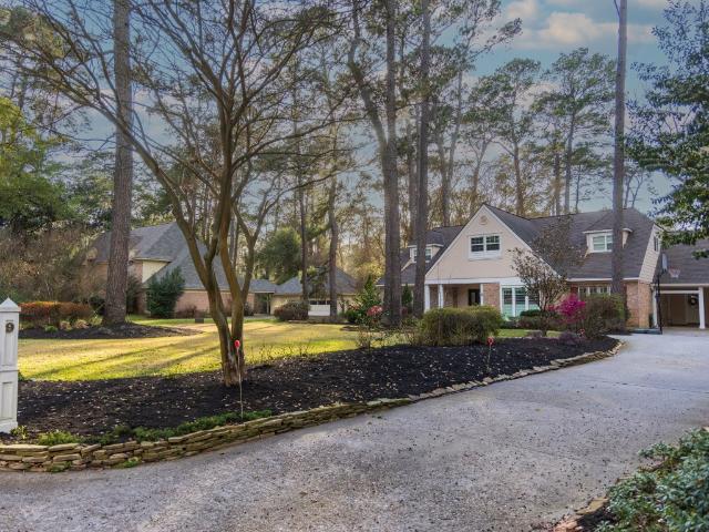 9 Kings Creek Dr, Houston, TX 77339 | MLS #84399 | Compass