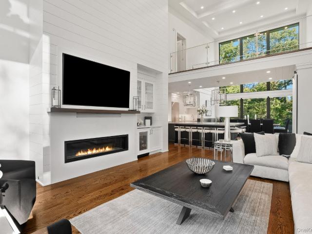9 Kirby Lane N