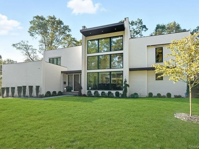 9 Kirby Ln N, Rye, NY 10580