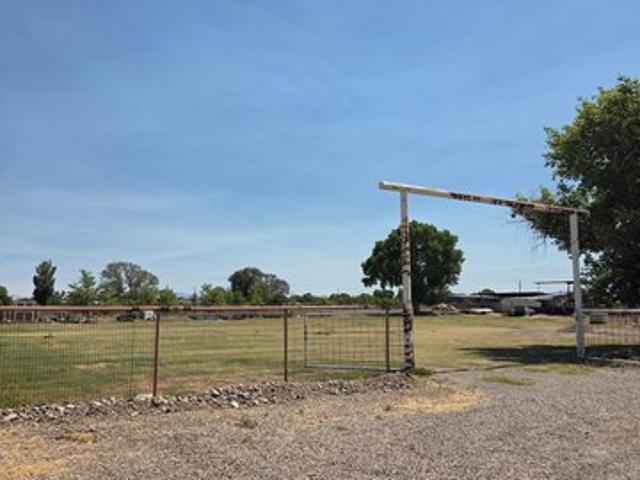 9 LA Paloma Ct, Belen, NM 87002