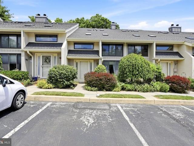 9 Landmark Dr, Malvern, PA 19355
