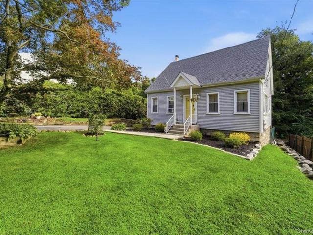 9 Lawrence Dr, Brewster, NY 10509