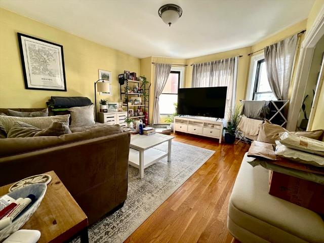 9 Leverett St, Unit 3, Brookline, MA 02445 | MLS #73507 | Compass