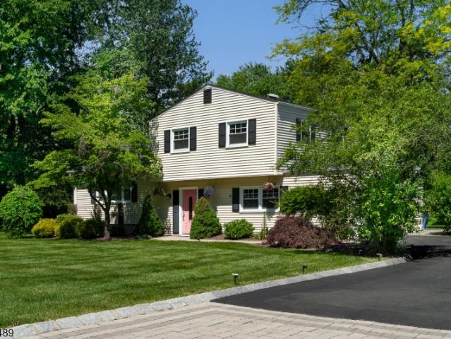 9 Lexington Rd