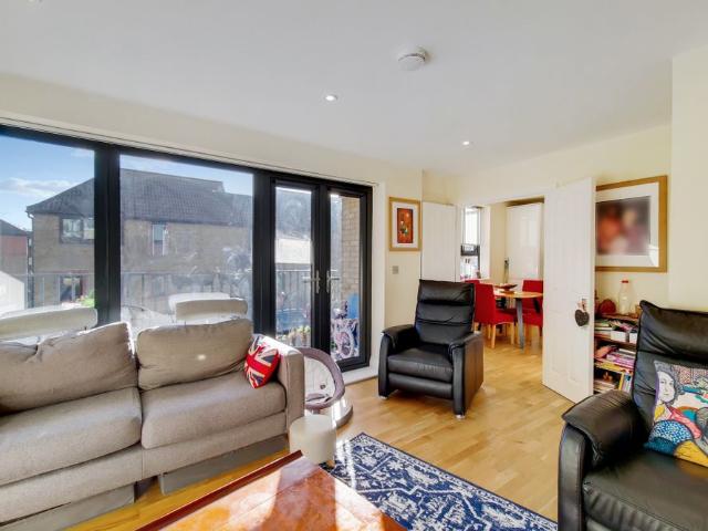 9 Lind Road