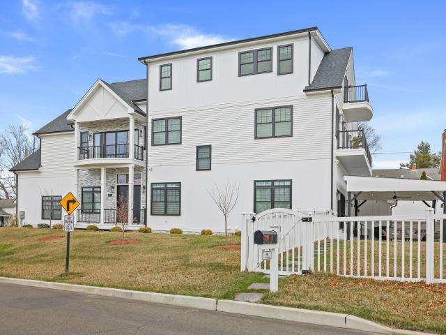 9 Little Pond Road, Milford, US, CT