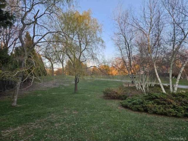 9 Locust Woods Dr, Shelter Island, NY 11964 | MLS #981046