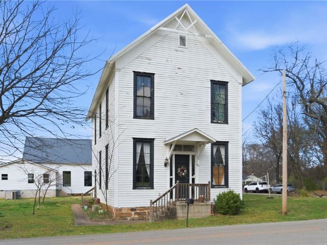 9 Locust Avenue