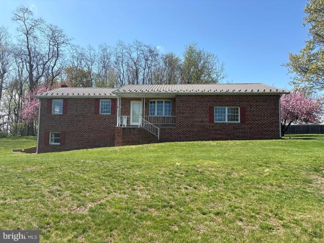 9 Locust Ln, Thomasville, PA 17364 | MLS #PAYK2101 | Compass