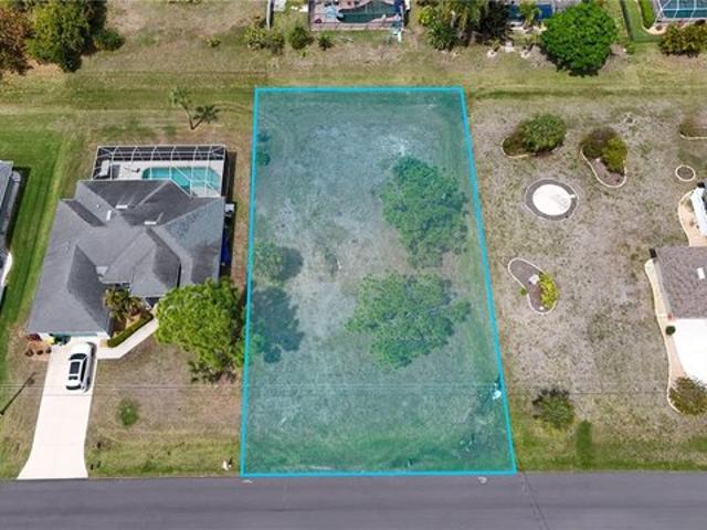9 Long Meadow Ln, Rotonda West, FL 33947