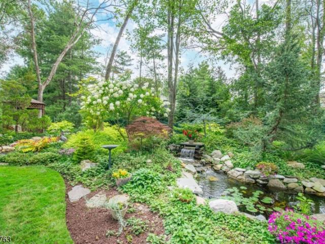 9 Puddingstone Way