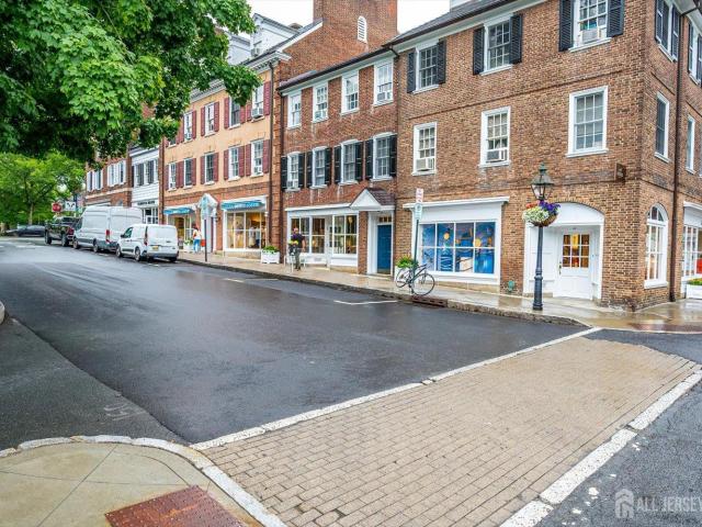 9 Palmer Square B