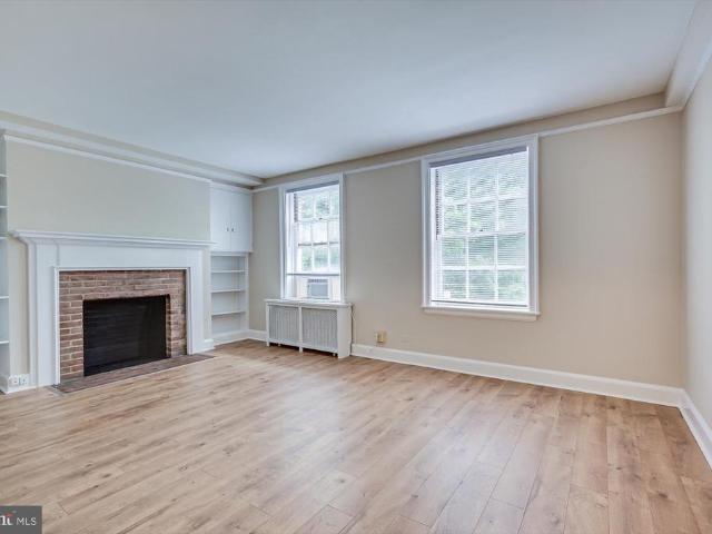 9 Palmer Square W # B