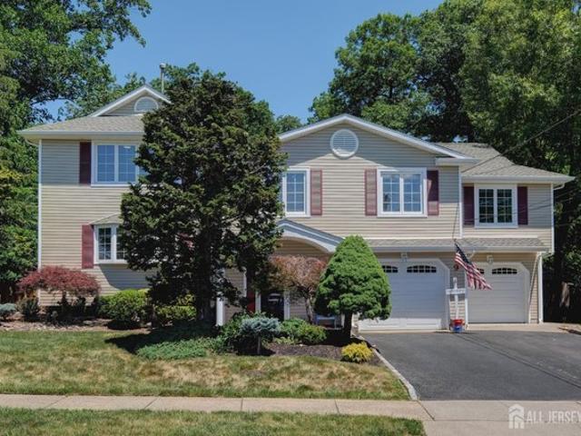 9 Paris Ave, Edison, NJ 08820