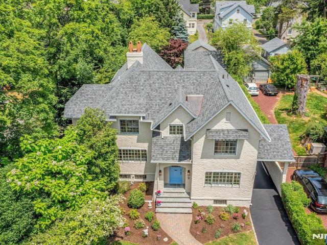 9 Parkway