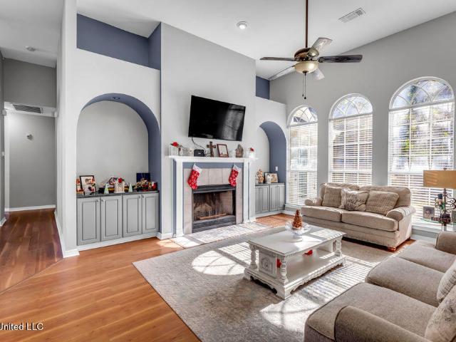 9 Pecan Ln, Long Beach, MS 39560 | MLS #4133 | Compass
