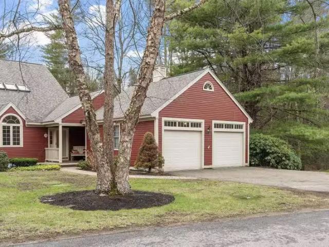 9 Peninsula Dr, Stratham, NH 03885 MLS 5037627