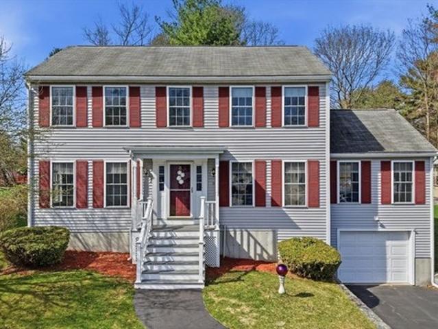 9 Photine Dr, Lowell, MA 01854