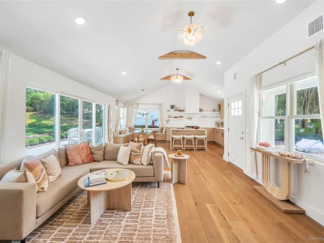 9 Pine Tree Road