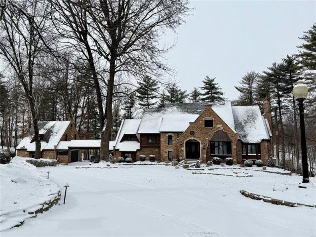 9 Pinebrook Court, Edwardsville, IL 62025