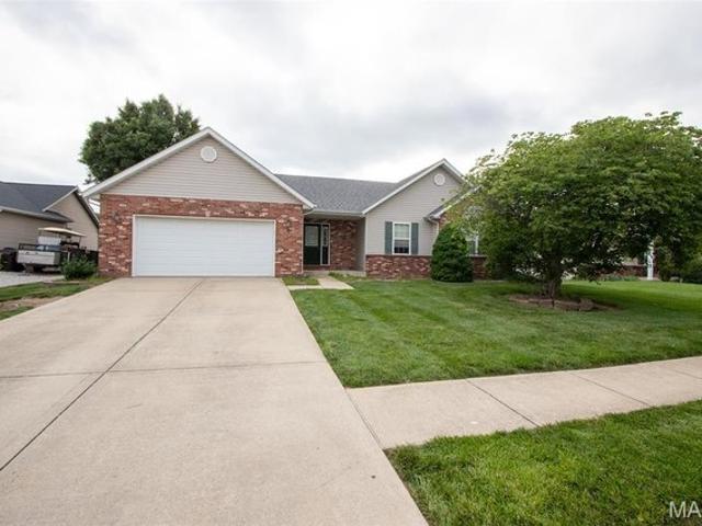 9 Pinebrooke, Troy, IL 62294